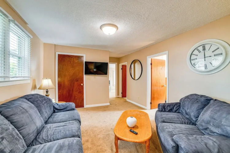 < 2 Mi To Suny Cortland: Unit W/ Private Parking - Homer, NY