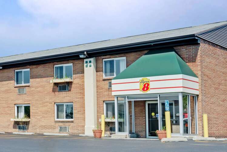 Super 8 By Wyndham Kenmore/buffalo/niagara Falls Area - Buffalo, NY