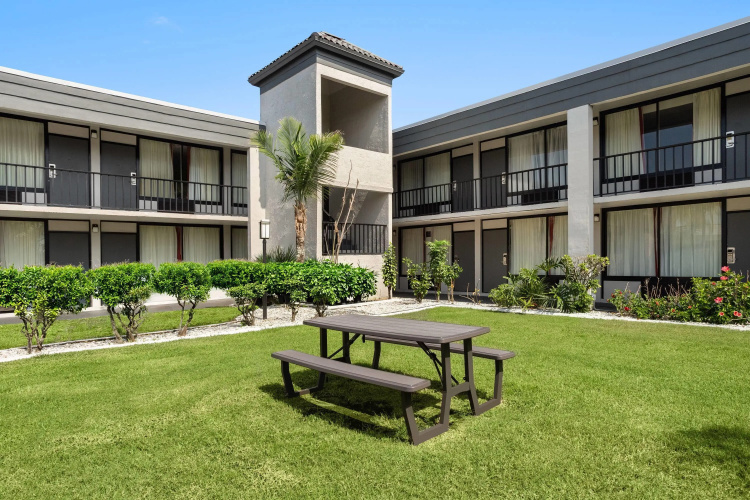 Ramada By Wyndham Cocoa - Floride