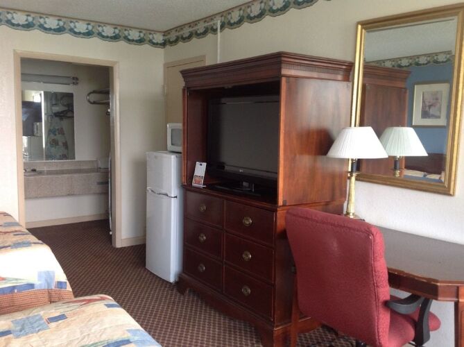 Super Inn And Suites Milledgeville - Milledgeville, GA