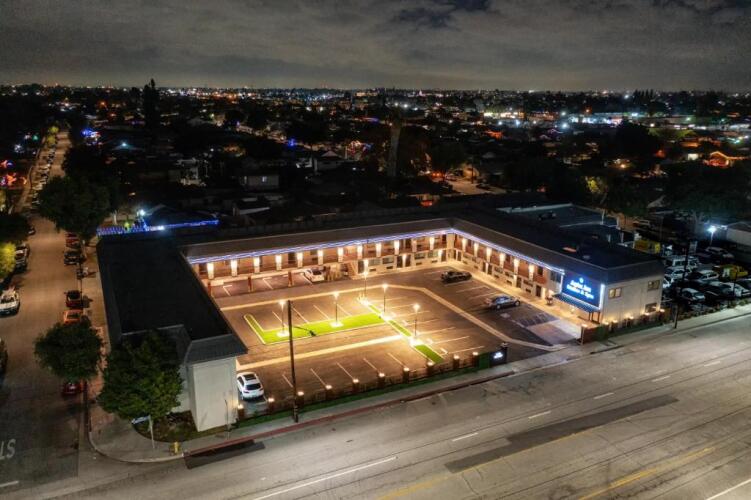 Aspire Inn Studios & Spas - Long Beach, CA