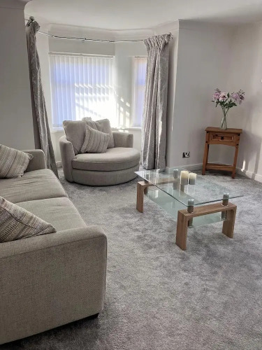 Bright And Spacious,close To All Amenities - Southport Pleasureland