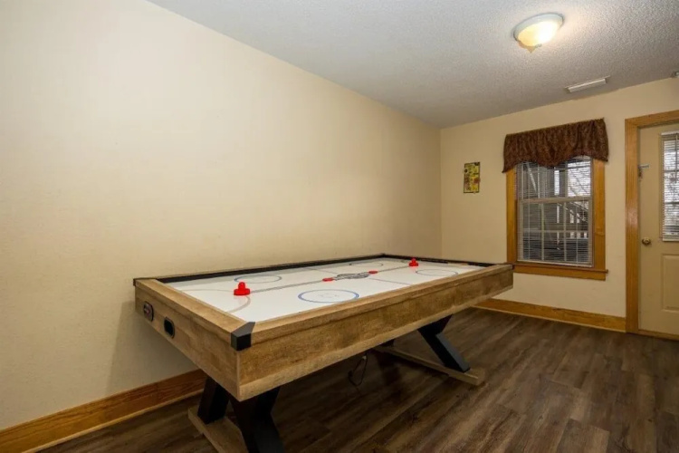 Briarstone Lodge Condo 13c - Two Bedroom Condo - Pigeon Forge, TN