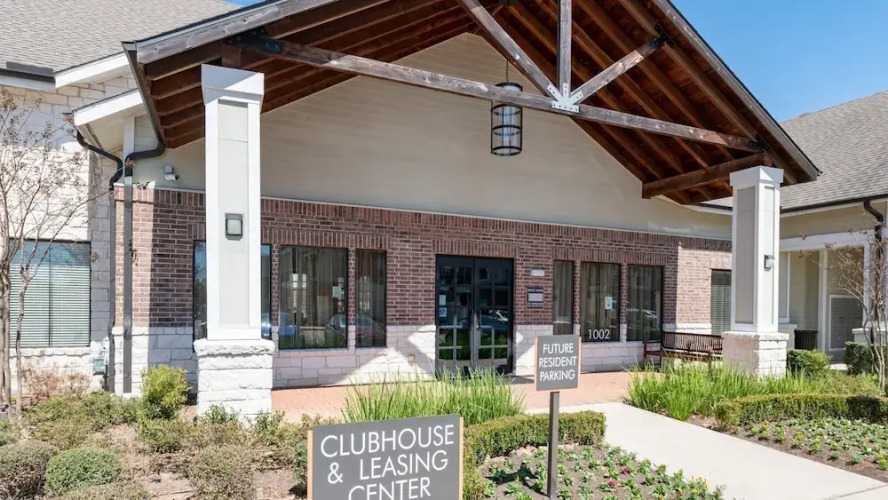 Landing Apartments - Grand Harbor - Katy, TX