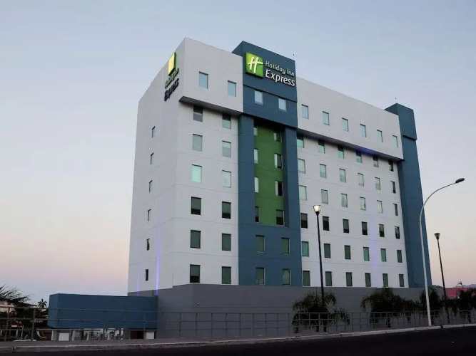 Holiday Inn Express Guaymas - グアイマス