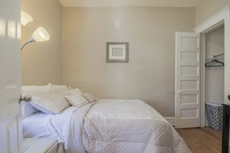 Peaceful One Bedroom Home Near Chicago - Chicago, IL