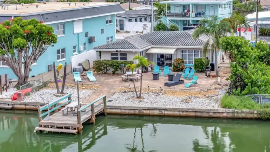 Seashell Suite 1b Pet Friendly Waterfront Dock - Redington Beach