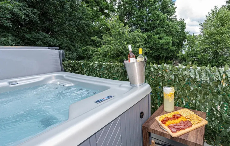Kingbed Petfriendly Washer Dryer Sleep16 - Winston-Salem, NC