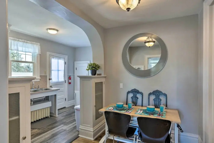 2nd-floor Dillon Apt - Near University & Fishing! - 迪龍