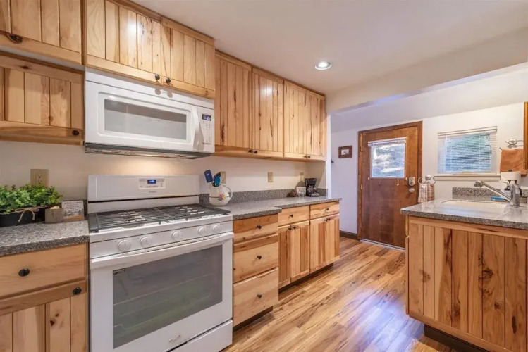 Fred's Retreat 3 Bedroom Cabin - Olympic Valley, CA