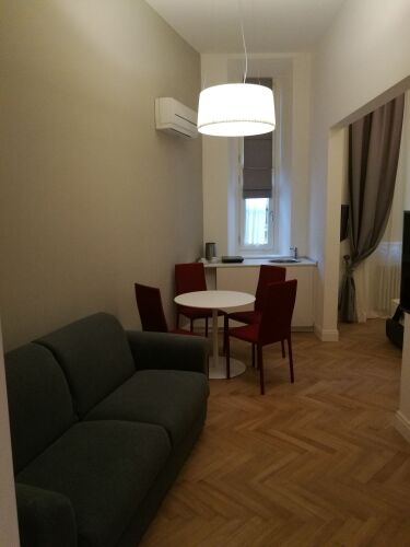 Daphne Guest Hause - Florence