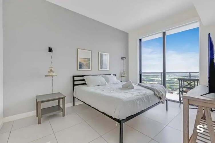 Dtw Doral 2 Bd Condo And Skyline Views - Doral, FL
