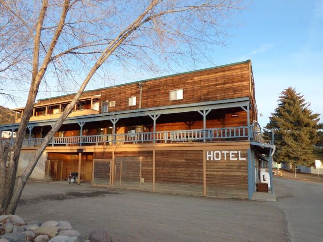 The Hitching Post Hotel And Farm Store - Colorado
