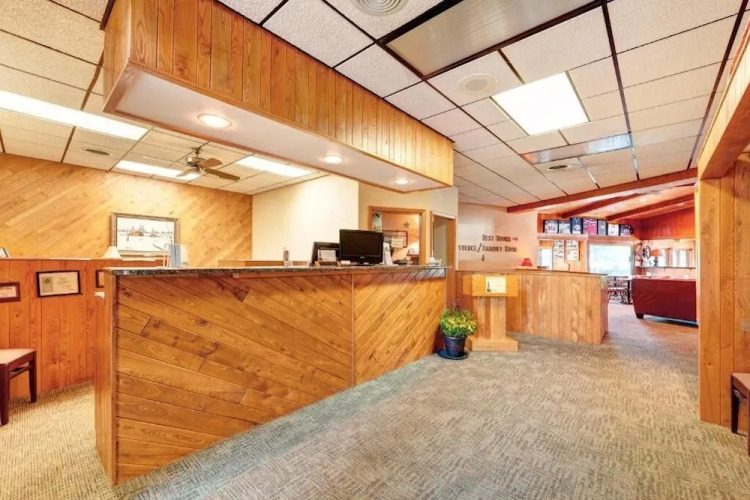 Chanticleer Inn - Eagle River, WI