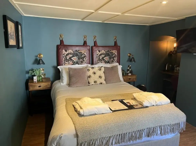 Castle Inn - West Lulworth