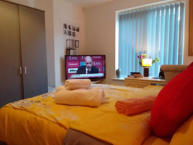 Luxury City Apartment With 4 Bedrooms - Birmingham