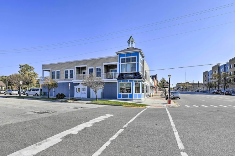 Dtwn Ludington Condo: Balcony, Walk To Beach! - Ludington, MI