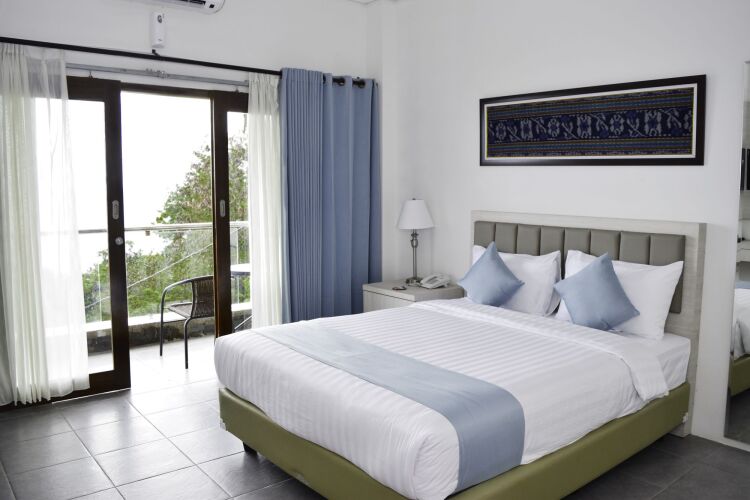 La Cecile Hotel And Cafe Komodo - Labuan Bajo