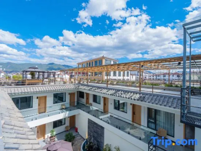 Artistic-dawn, Twilight And Evening Wind New Chinese Design Courtyard - Lijiang