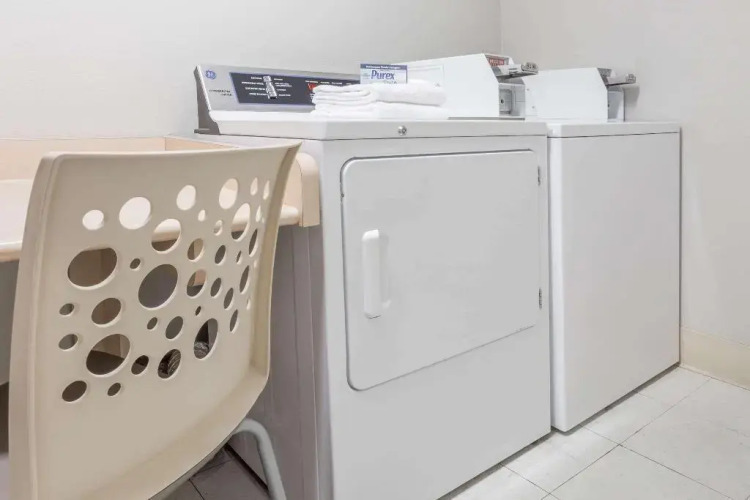 Microtel Inn & Suites By Wyndham Modesto Ceres - Modesto, CA