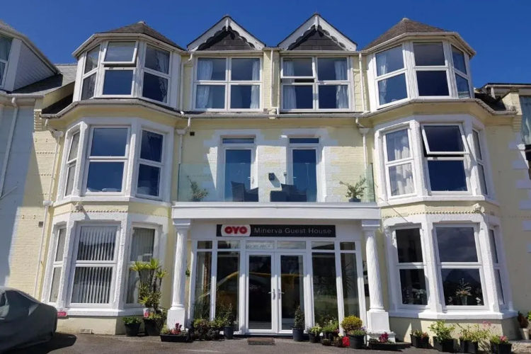 Oyo Minerva Guesthouse - Newquay