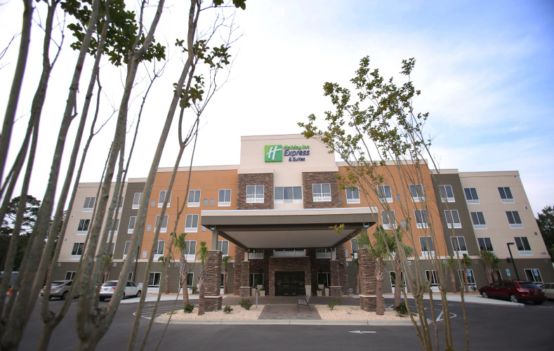 Holiday Inn Express & Suites Southport - Oak Island Area - Oak Island, NC
