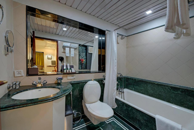 Hotel Kk By Spree Rajkot - Rajkot