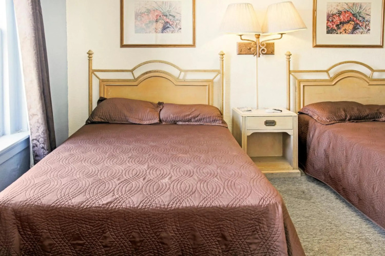 Oyo Cameron Historic Hotel Brownsville I-69e - Brownsville, TX