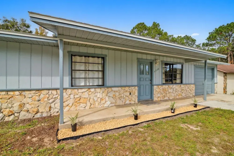 Charming Cottage Escape 3 Bedroom Home By Redawning - Crystal River, FL