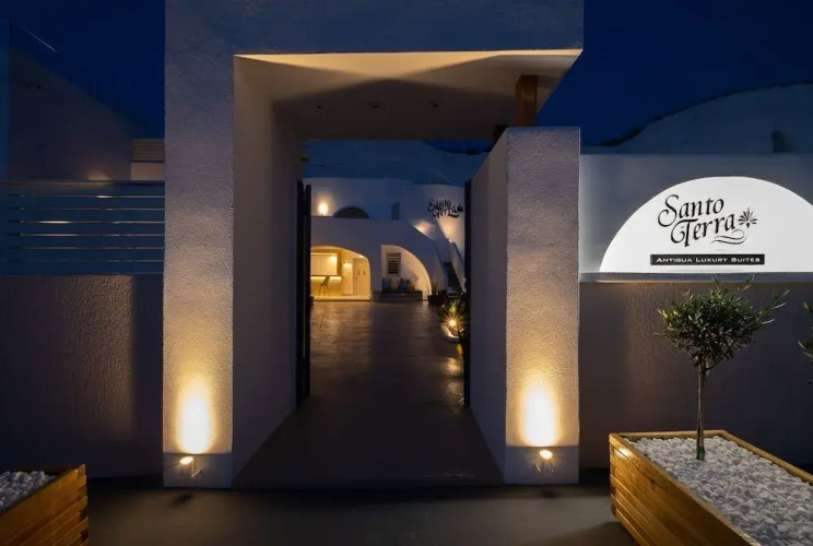 Santoterra Antigua Suites - 聖托里尼