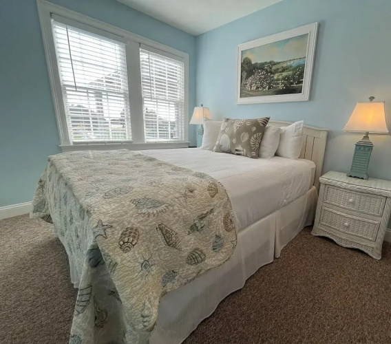 Beach Breeze Inn - Falmouth, MA