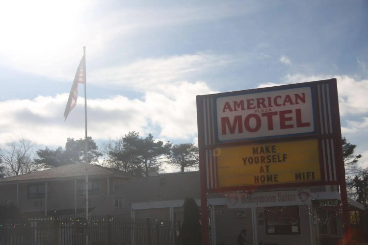 American Plaza Motel - London
