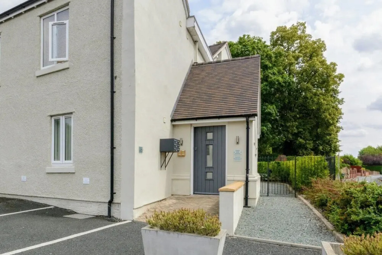 Crescent House Apartments - Telford