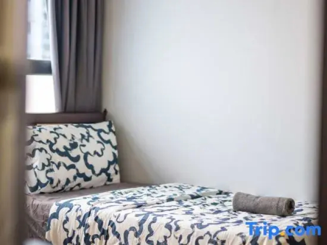 Chic 3br In Danga Bay With Water Views & Parking - Johor Bahru