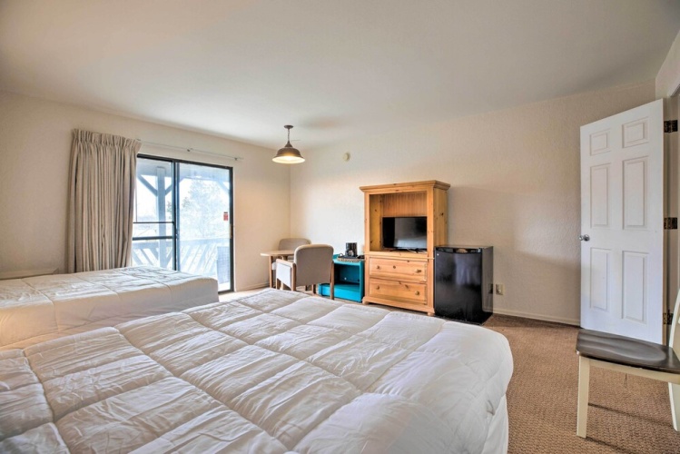 Resort-style Lake Ozark Gem: Brand New Hot Tub! - Camdenton, MO