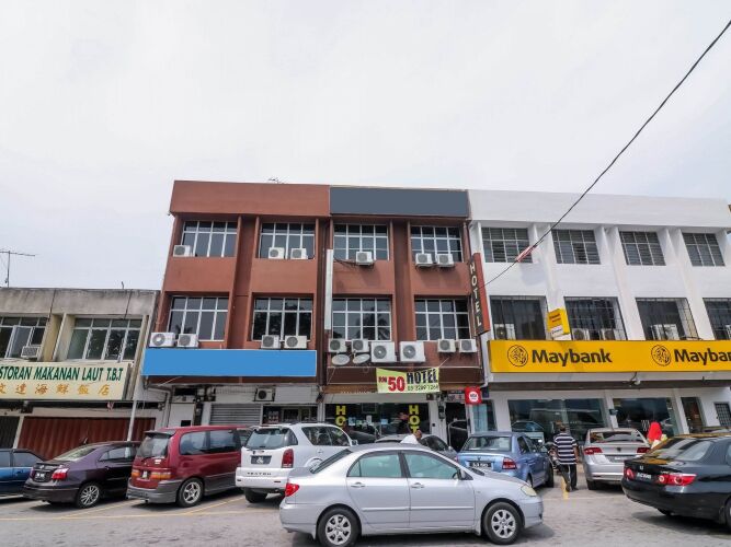 Oyo 988 Malawati Ria Hotel - Kuala Selangor