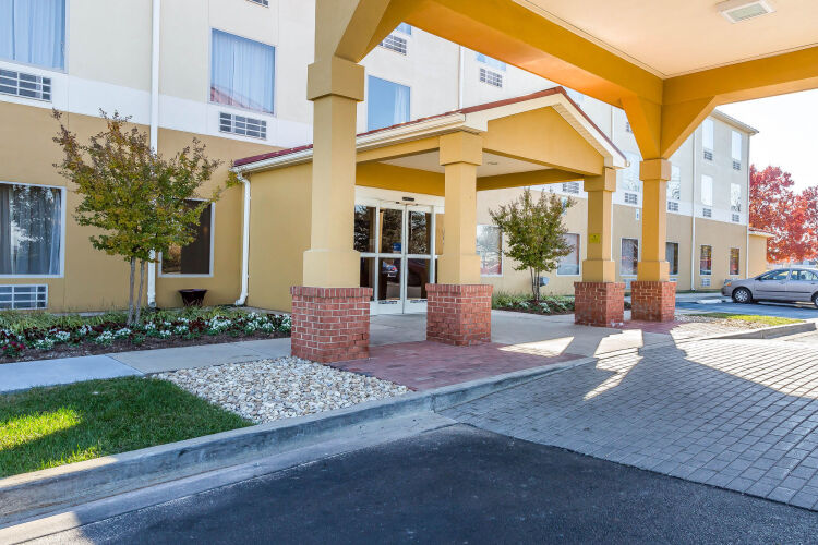 Comfort Inn - Greenbrier State Park
