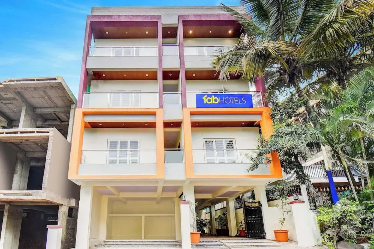 Fabhotel Aura Suites - Pune