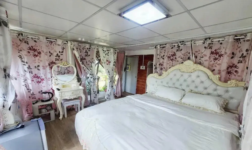 Merlin Hut & Farm - Kanchanaburi