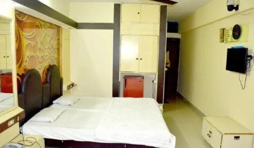 Hotel Giriraj - Raipur