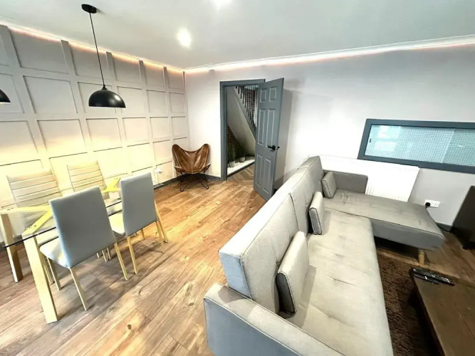 Modern 3 Bed Family Home With Garden Near Town - Royal Leamington Spa