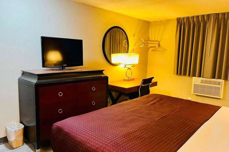 Super 8 By Wyndham Benton Harbor - St. Joseph - Benton Harbor, MI