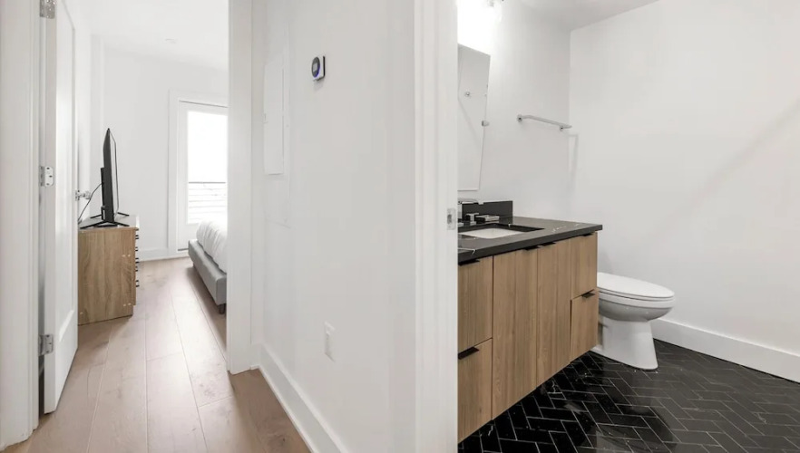 Landing Washington Dc Near Washington Navy Yard - Washington, D.C., DC