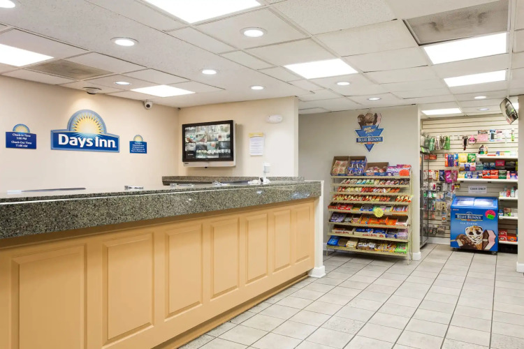 Days Inn By Wyndham Norfolk Airport - Norfolk, VA