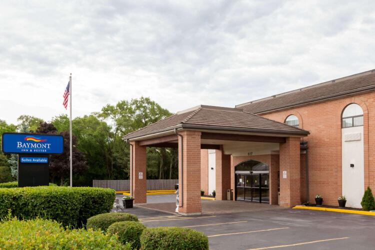 Comfort Inn & Suites Mundelein-vernon Hills - Barrington, IL