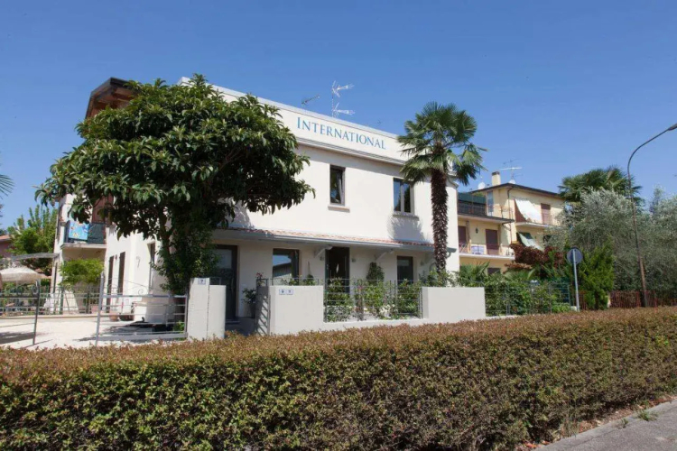 International Rooms  Apartments - Sirmione