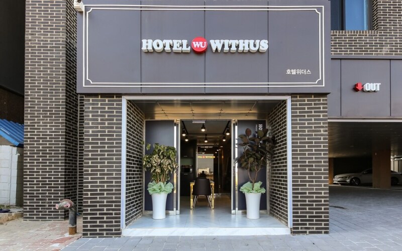 Gunsan Hotel Withus - 소룡동