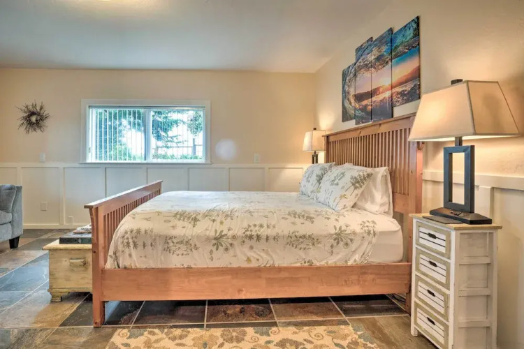 Brookings Vacation Rental Studio - Walk To Town! - Brookings, OR