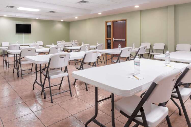 Super 8 By Wyndham Rainsville - Guntersville Lake