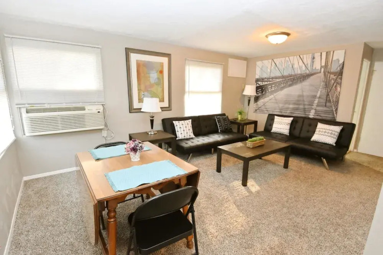 1 Bedroom Apartment Near Notre Dame 1309 5 - Mishawaka, IN